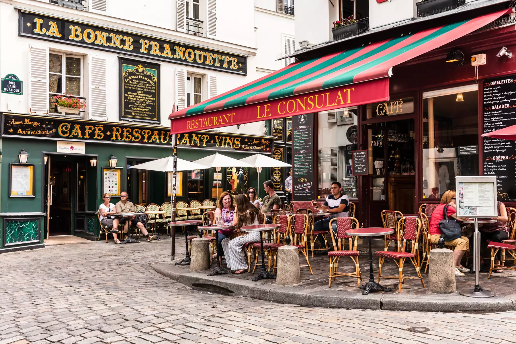 Paris, Fransanın Montmartre təpəsində cazibədar restoran Le Consulat