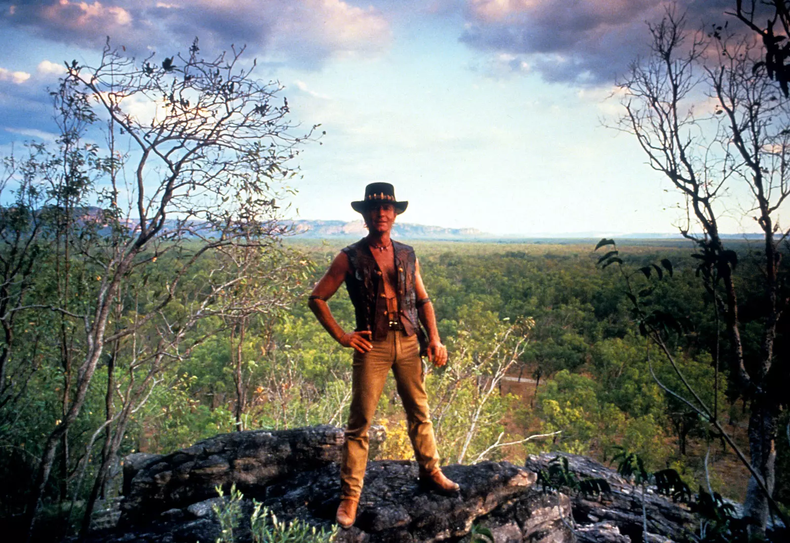 Kakadu Milli Parkında Paul Hogan.