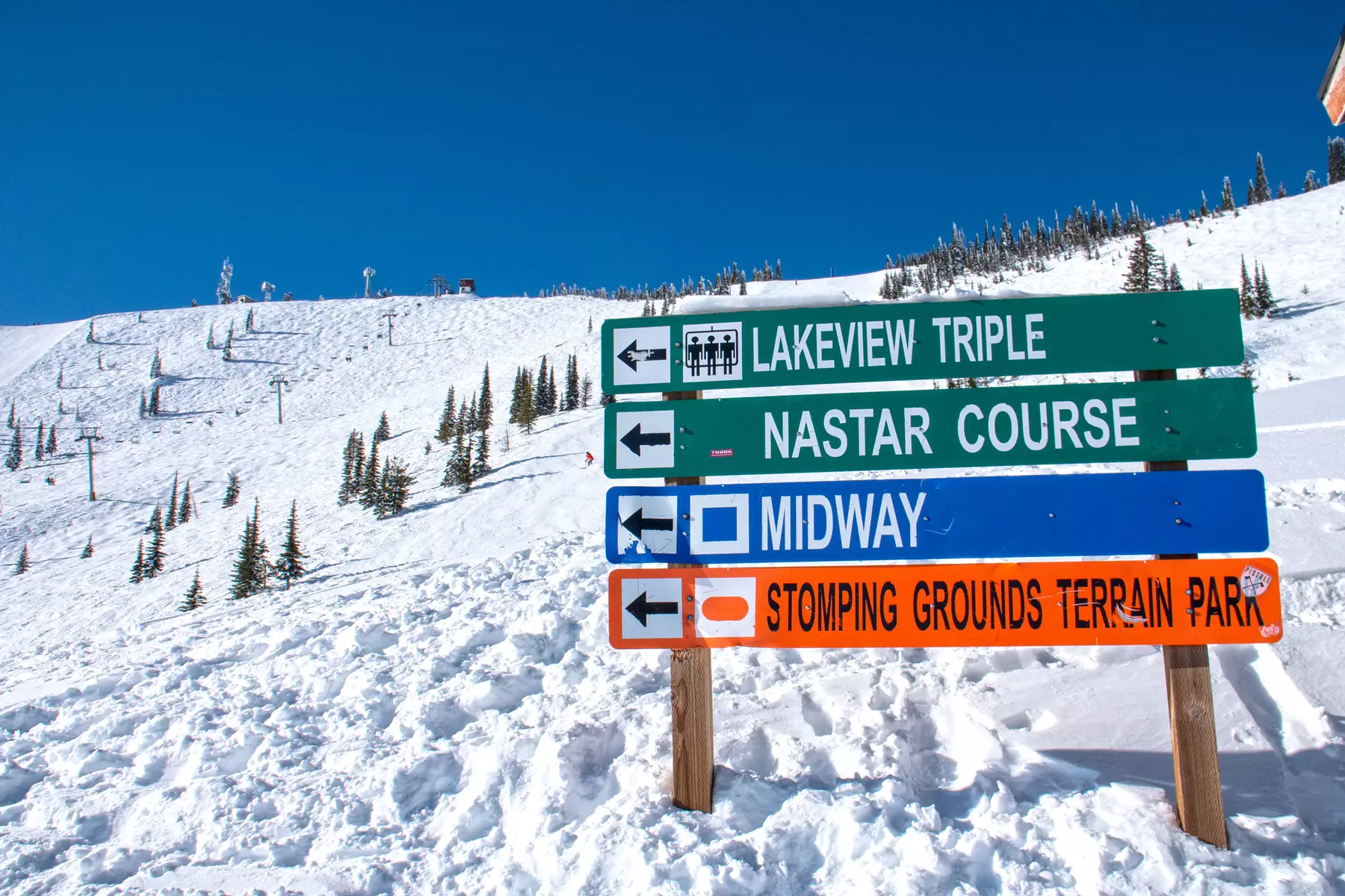 Wurin shakatawa na Schweitzer Ski yana Alamun Kasa na gangara