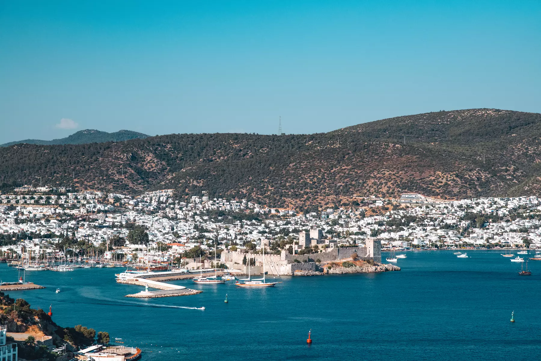 Castelul Bodrum și iahturi