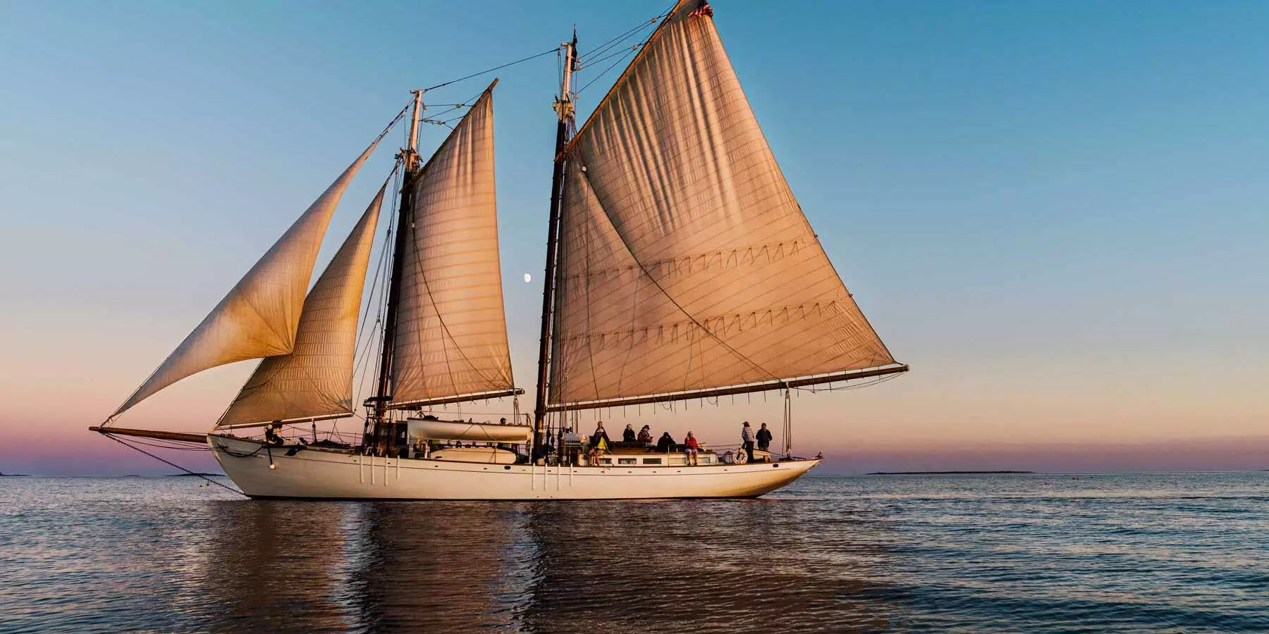 Hlola i-Coastal Maine Ngaphakathi kwalesi Schooner Sokunethezeka