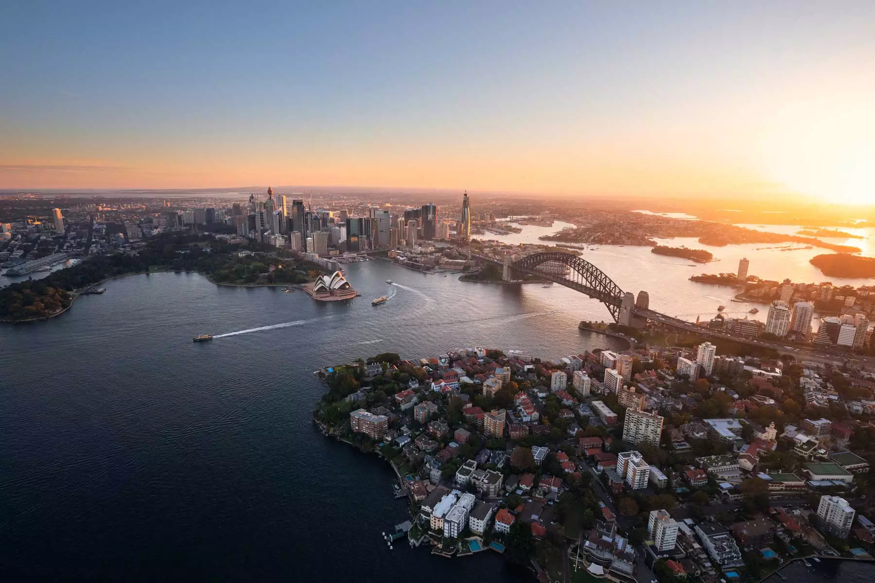 Amharc ón aer ar an gcuan agus spéirlíne, Sydney, An Astráil