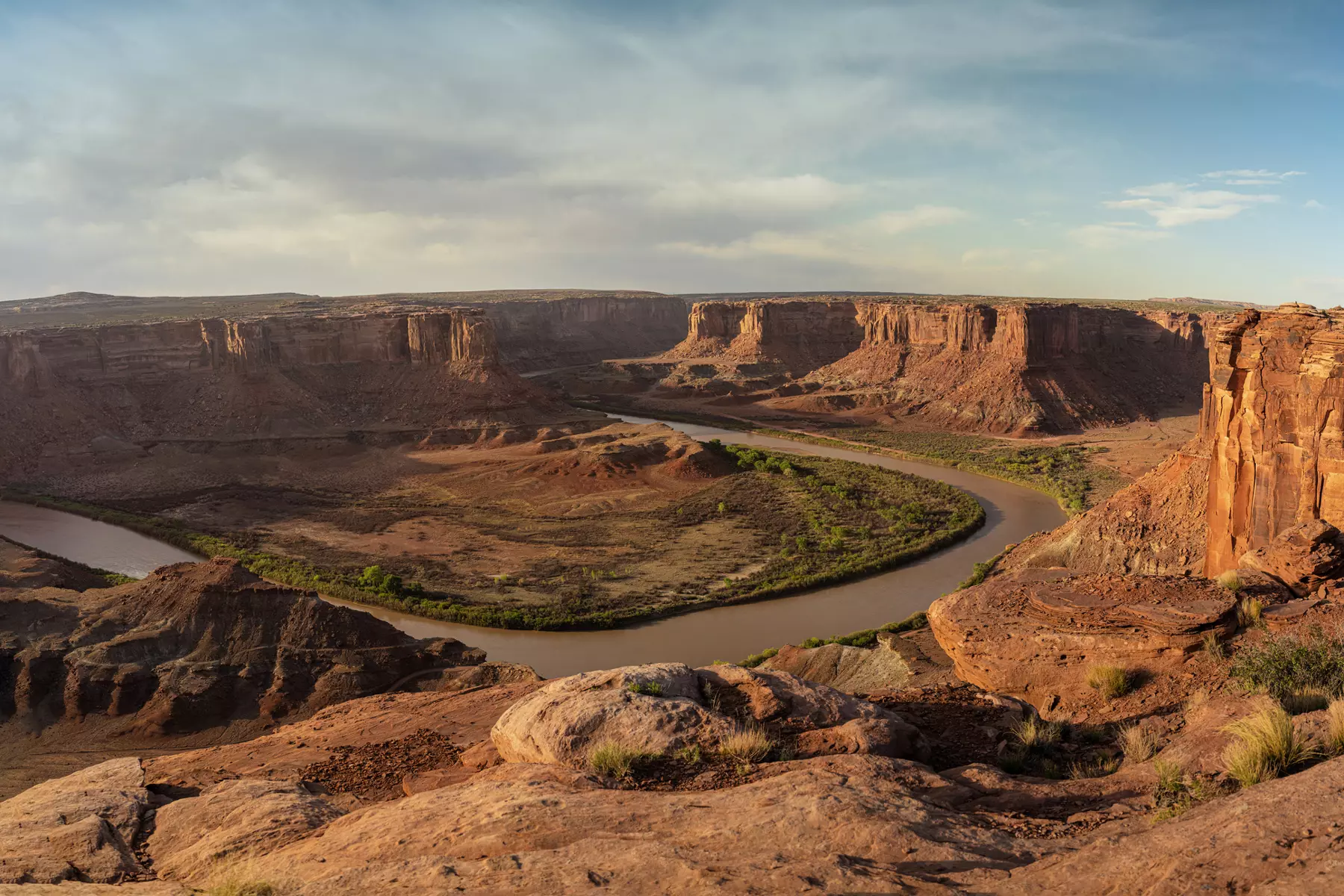 Panoramiczna scena w pobliżu Parku Narodowego Canyonlands w Moab, Utah