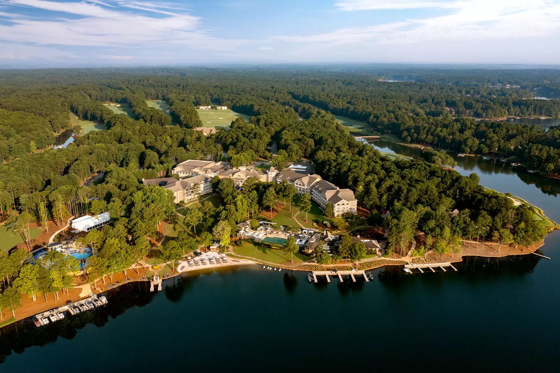 Vue aérienne du Ritz-Carlton Reynolds, lac Oconee