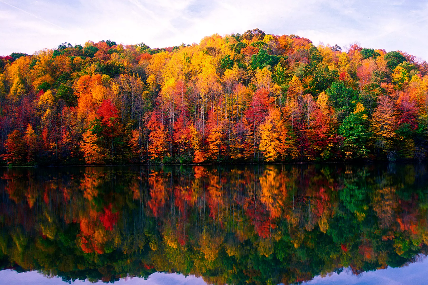 Jezero Plum Orchard Lake na podzim