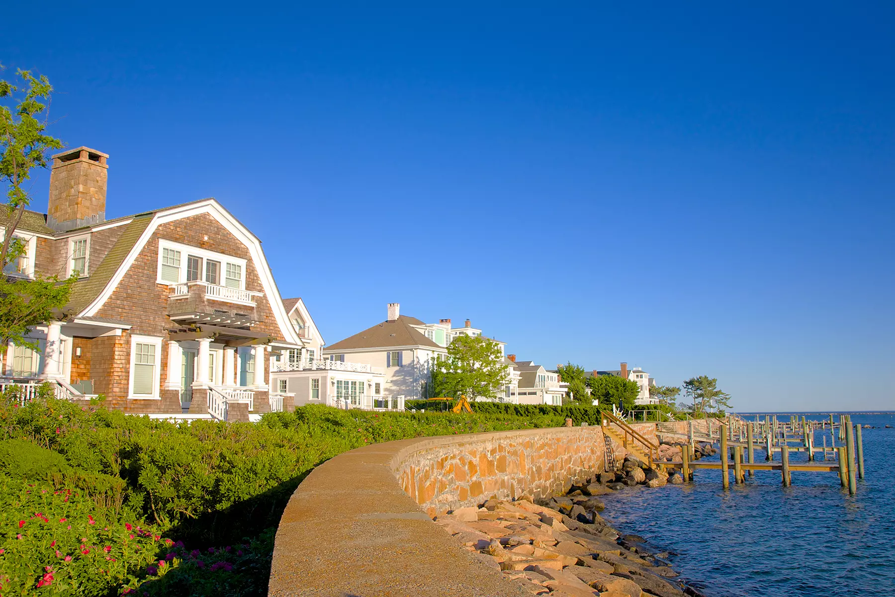 Waterside casas al estilo de Nueva Inglaterra, Stonington, el condado de New London, Connecticut, Nueva Inglaterra, Estados Unidos.