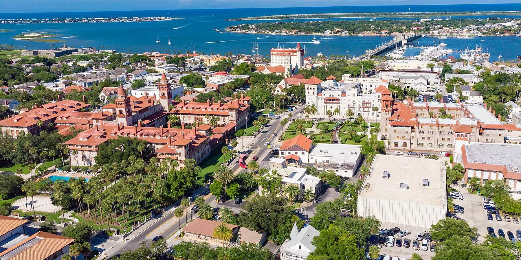 Zergatik San Agustin, Florida izan beharko litzateke zure hurrengo helmuga nesken ihesaldi baterako