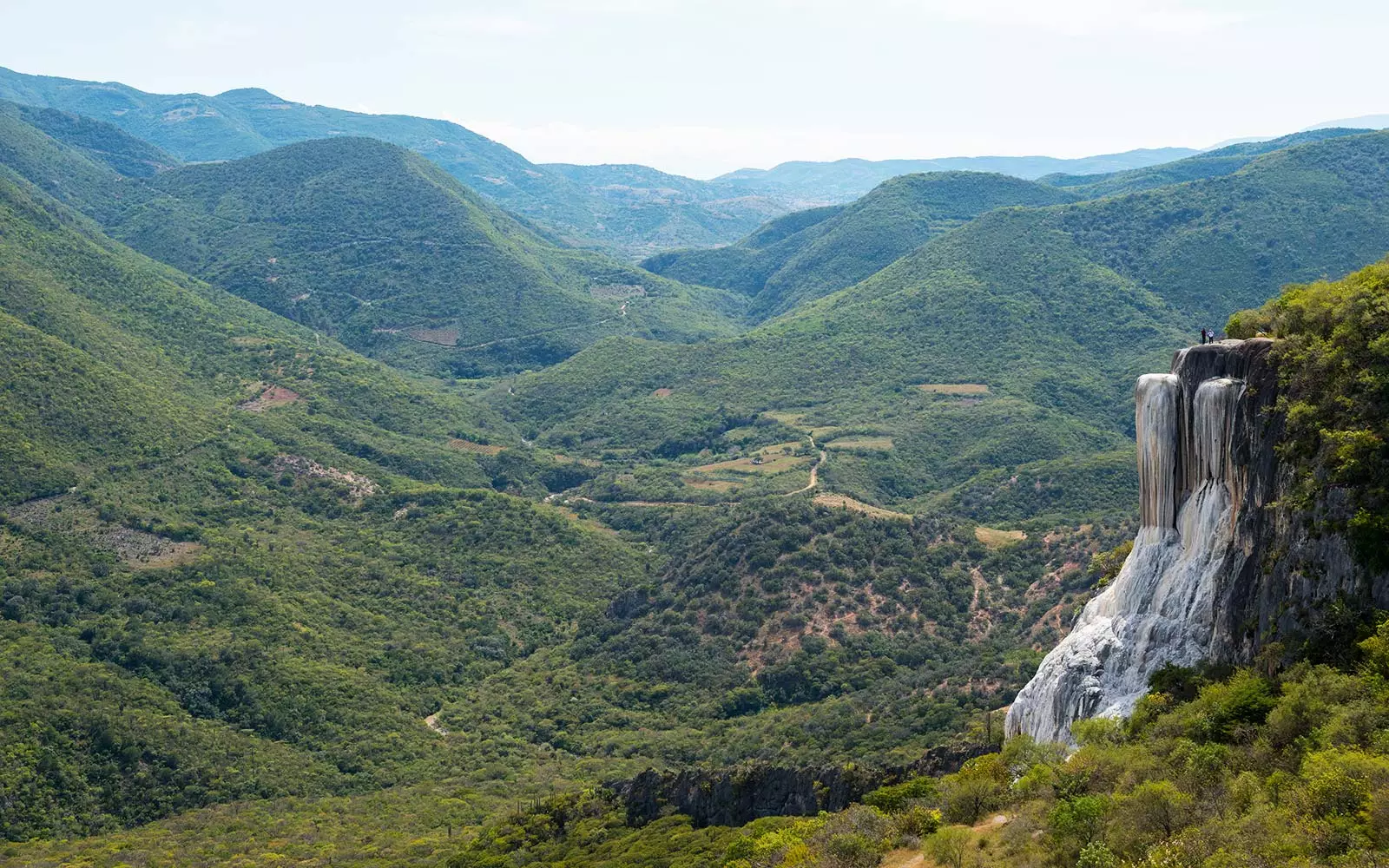 Hierve el Agua, prírodné skalné útvary soľný vodopád Oaxaca minerály Mexiko