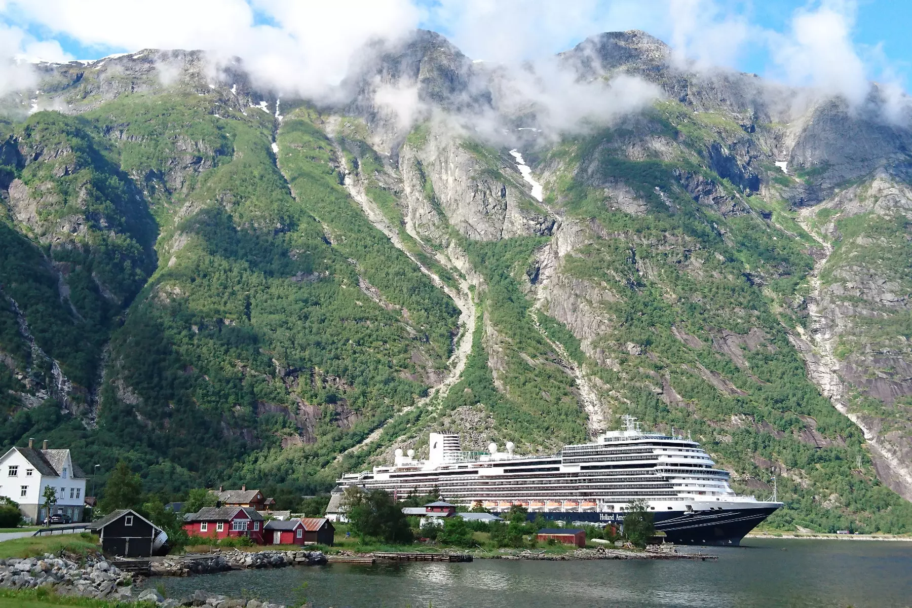 Koningsdamin laiva Holland America Line -yhtiöltä