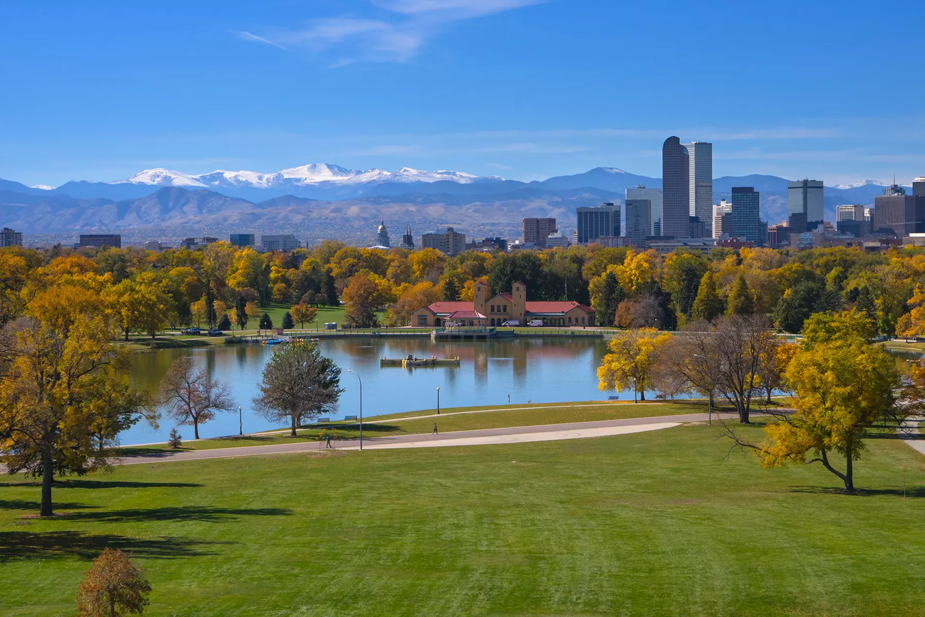 Denver Downtown Skyline iz City Parka