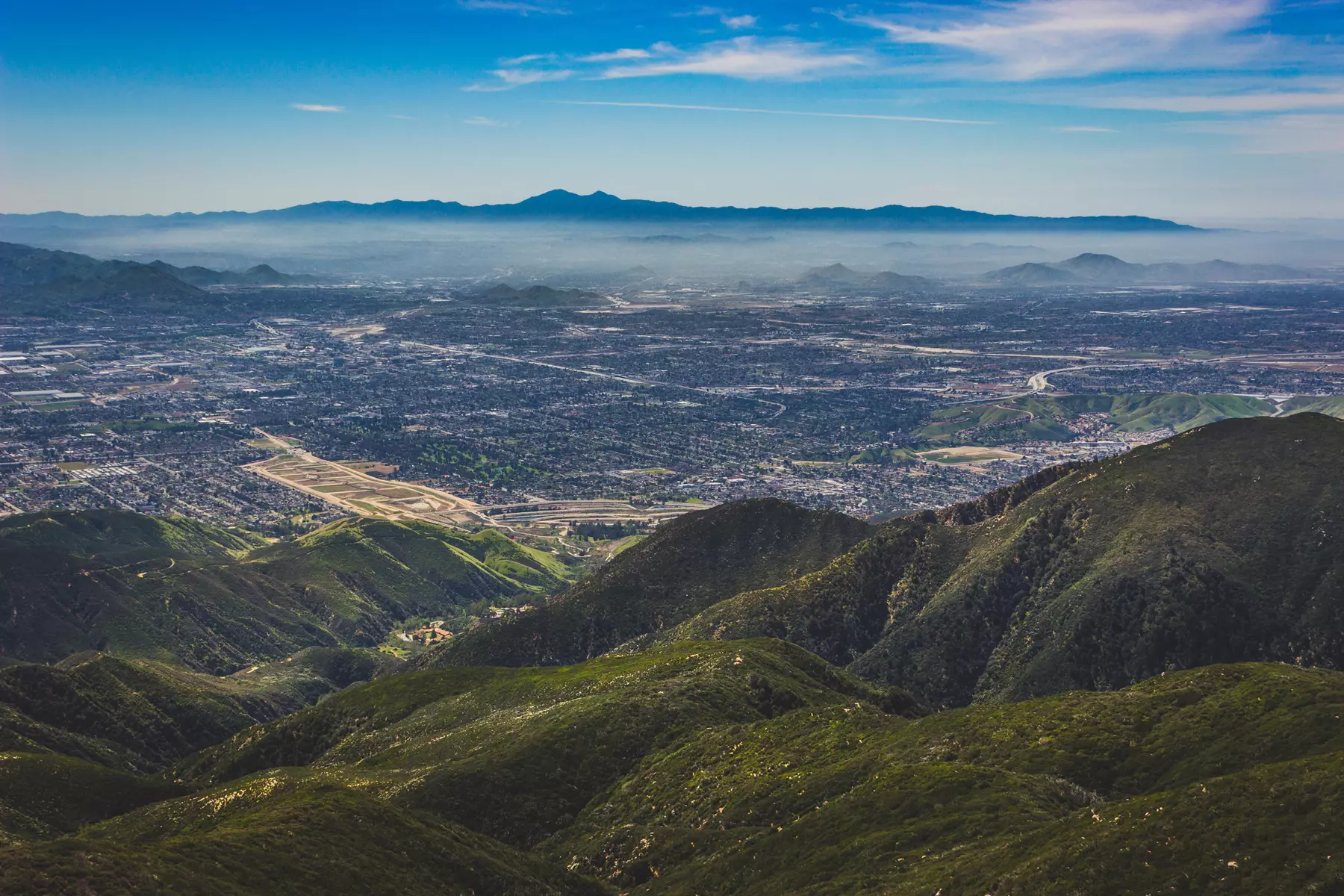 Adembenemend útsicht op 'e San Bernardino Valley