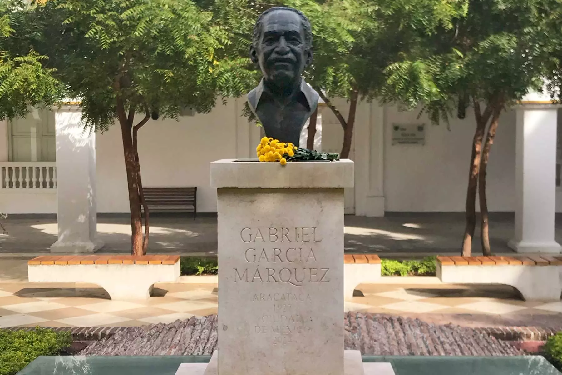 Patung patung Gabriel Garcia Marquez, di Cartagena, Colombia