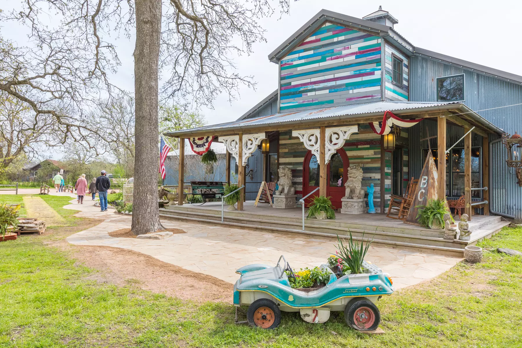 ការដើរទិញឥវ៉ាន់ Round Top, Texas