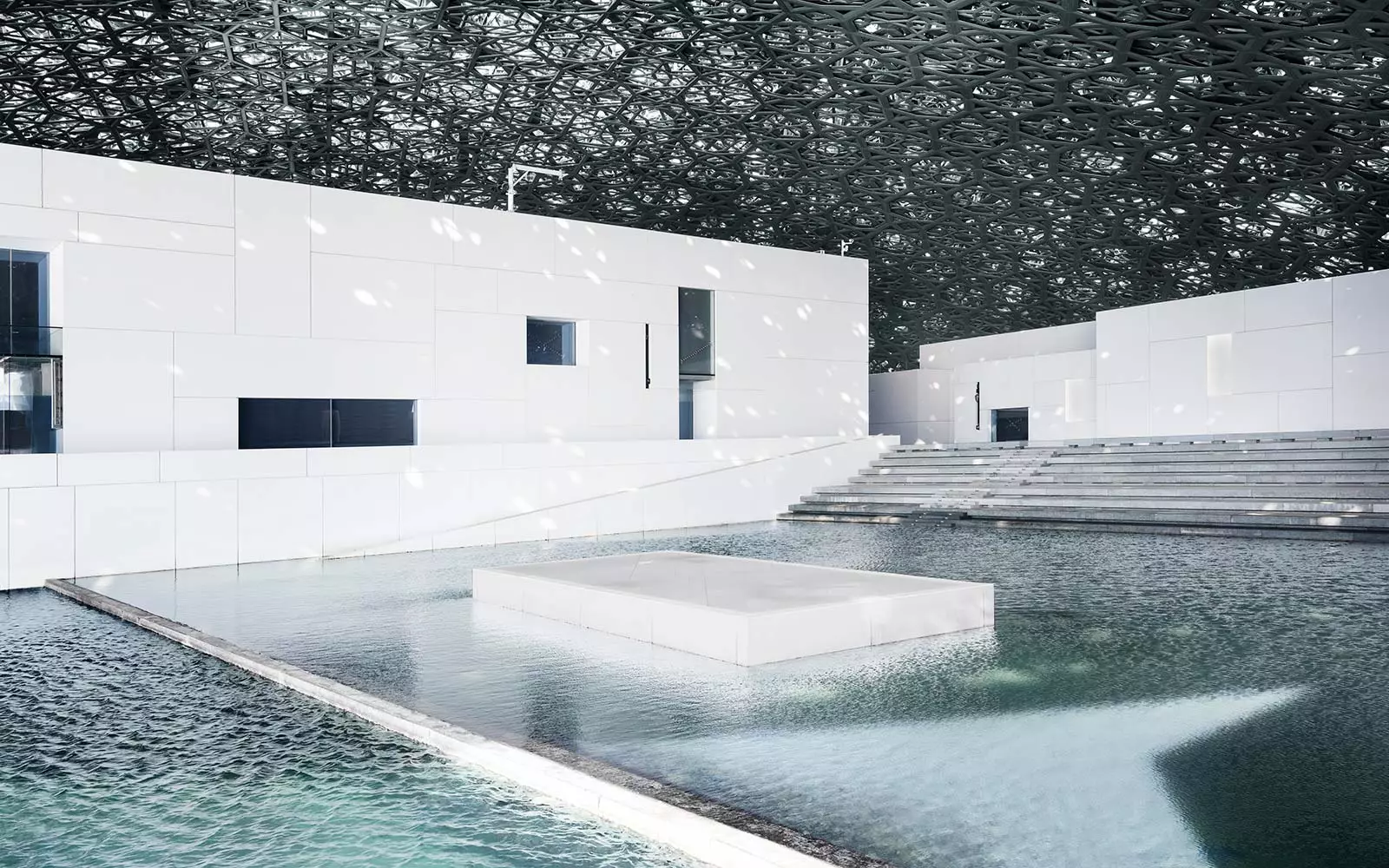 Louvren Abu Dhabi Pool Konstverk Design