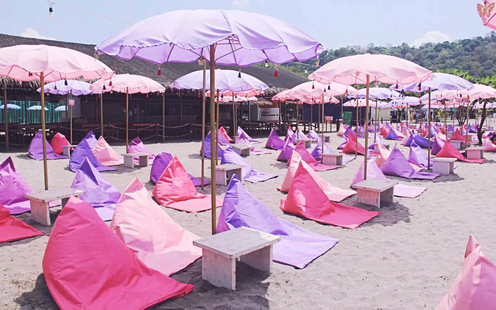 Île gonflable de la plage rose