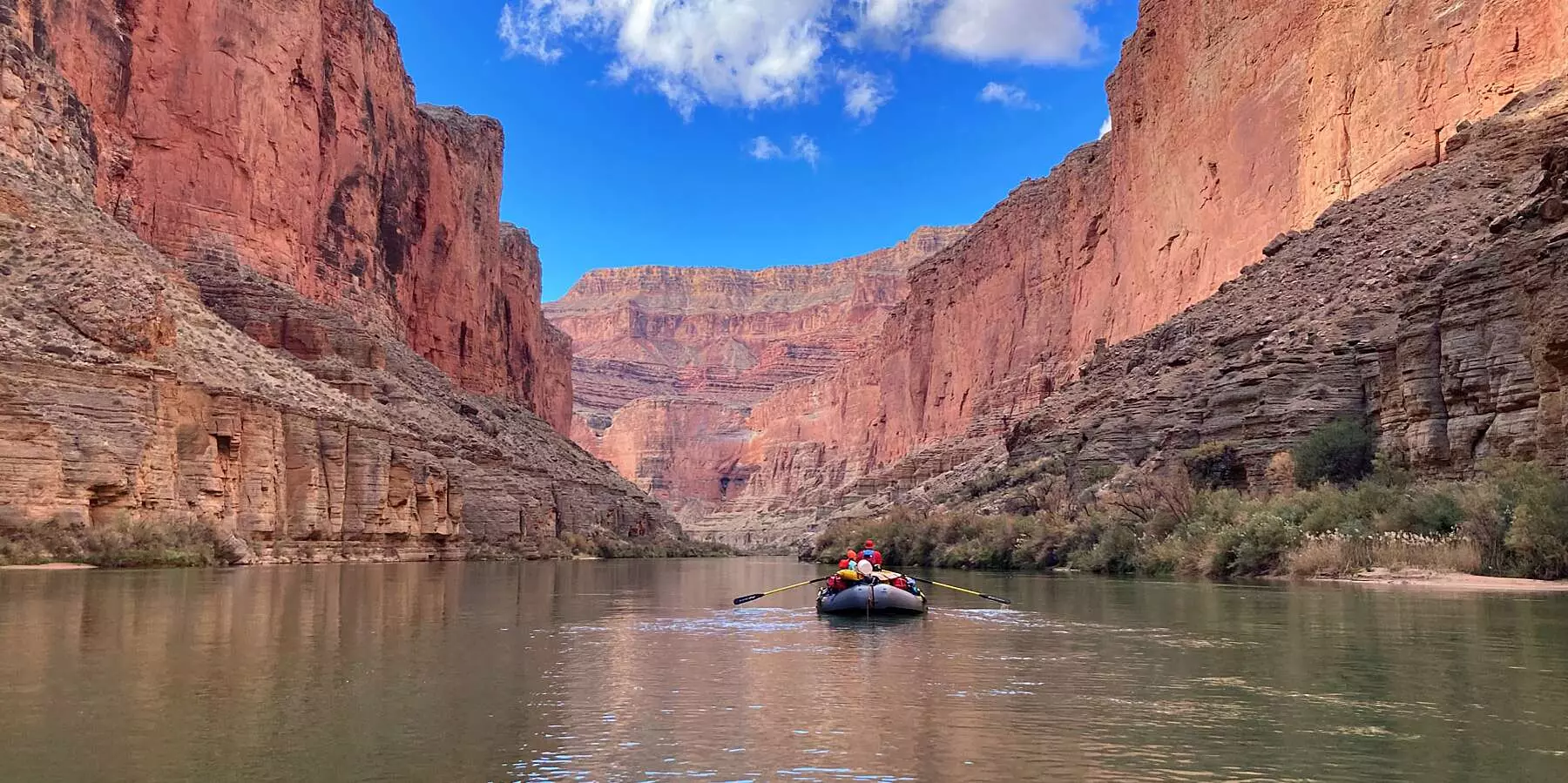 Tag Rafting gudaha Grand Canyon Jiilaalkan loogu talagalay tamashlaha seeraha Qaranka ee aan dadku jirin