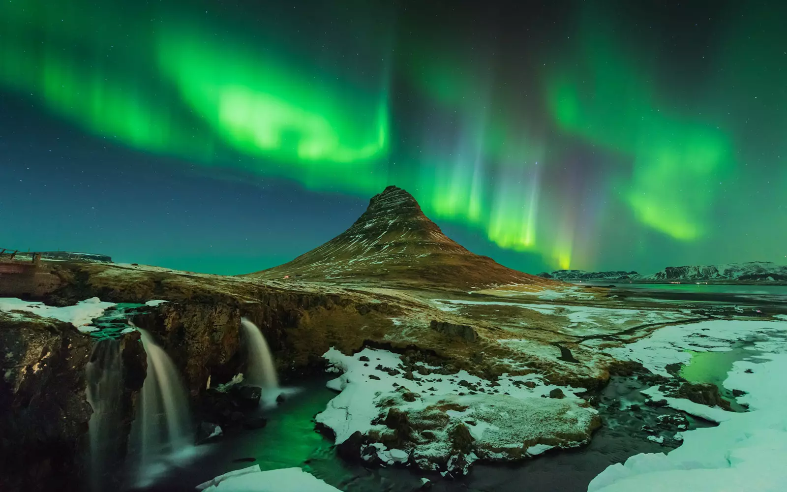 Aurora Boreal, Montanha Kirkjufell, Snaefellsnes, Islândia