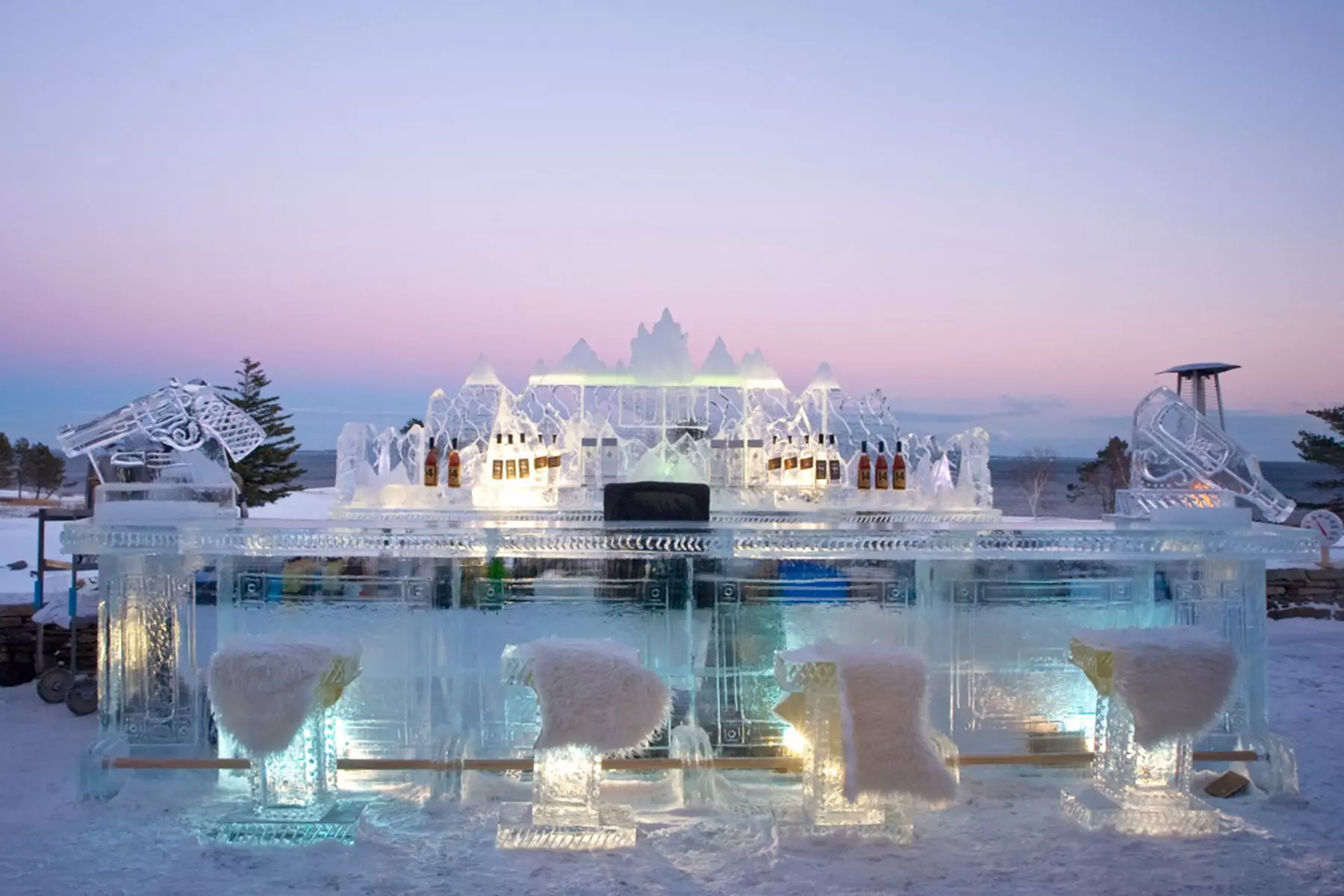 El bar de hielo en Samoset Resort durante el invierno