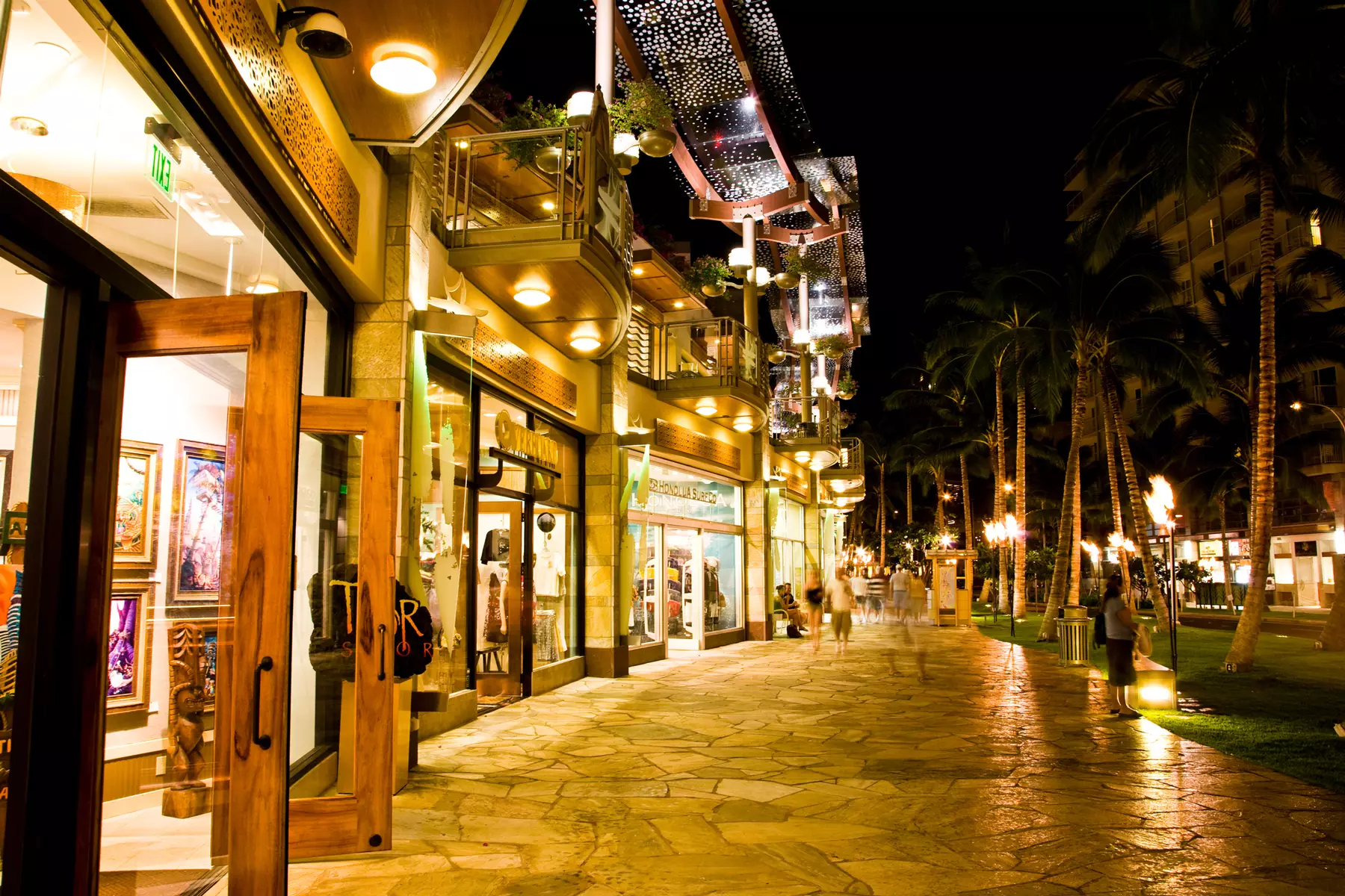 Wakiki Beach Walk Shops