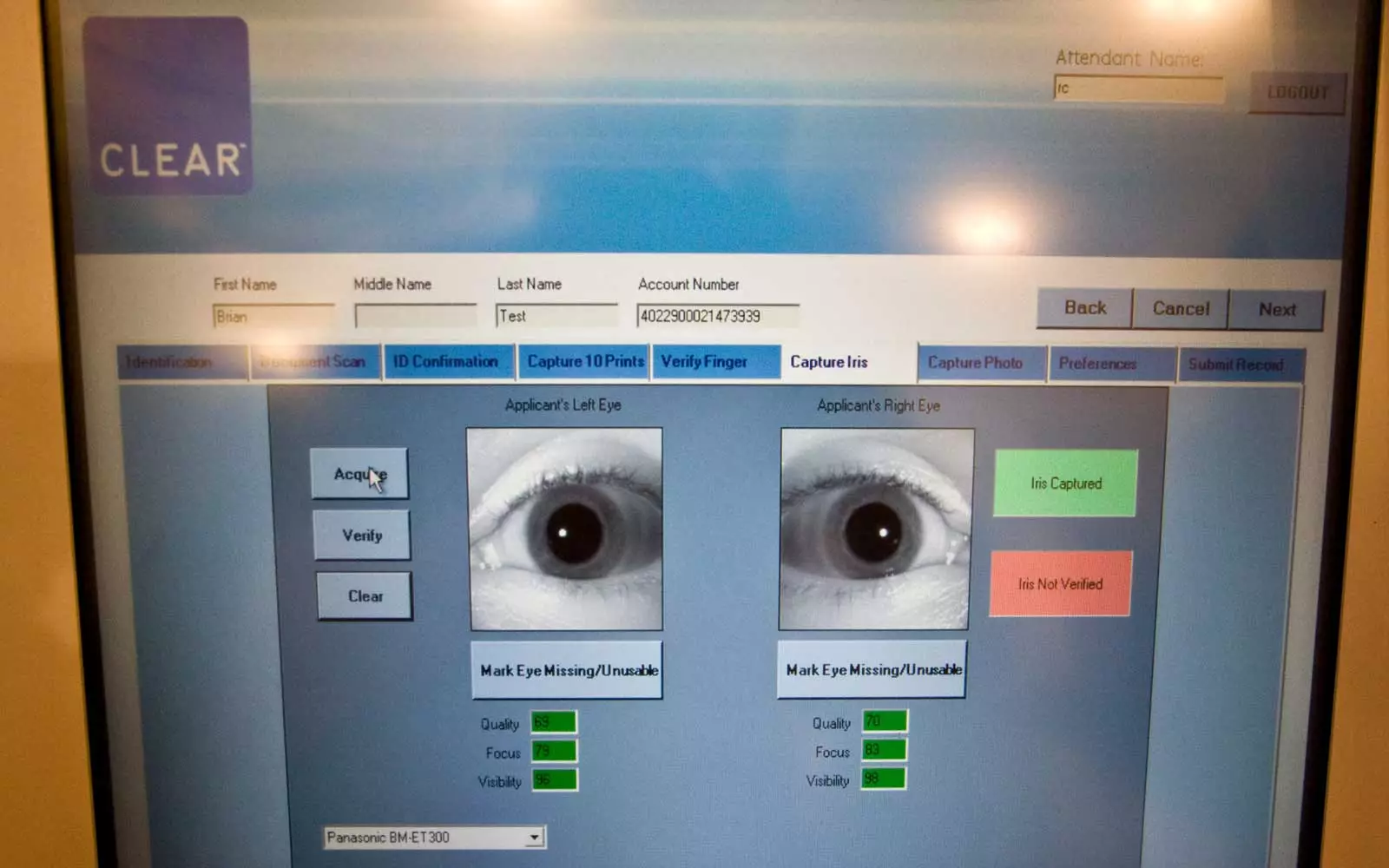 Een voorbeeld van biometrische scans op Clear.