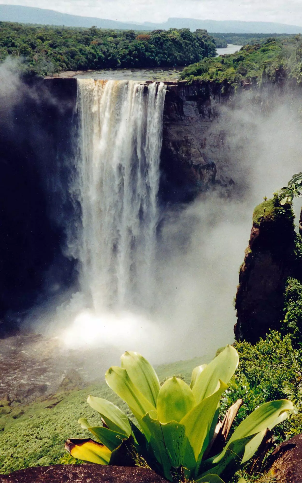 Водоспад Кайтер, Гайана