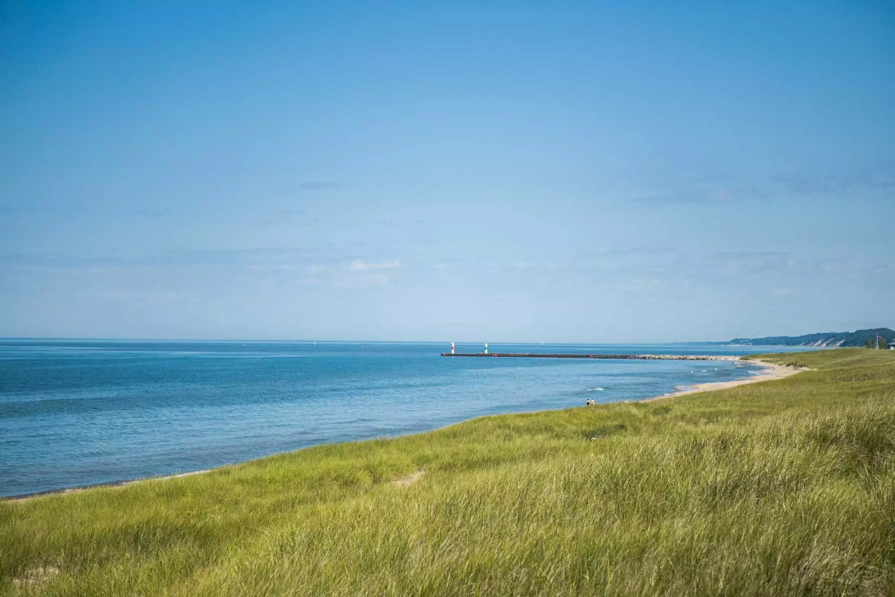 O se aso la o Aukuso i le Vaituloto o Michigan e pei ona vaaia mai Saugatuck, Michigan