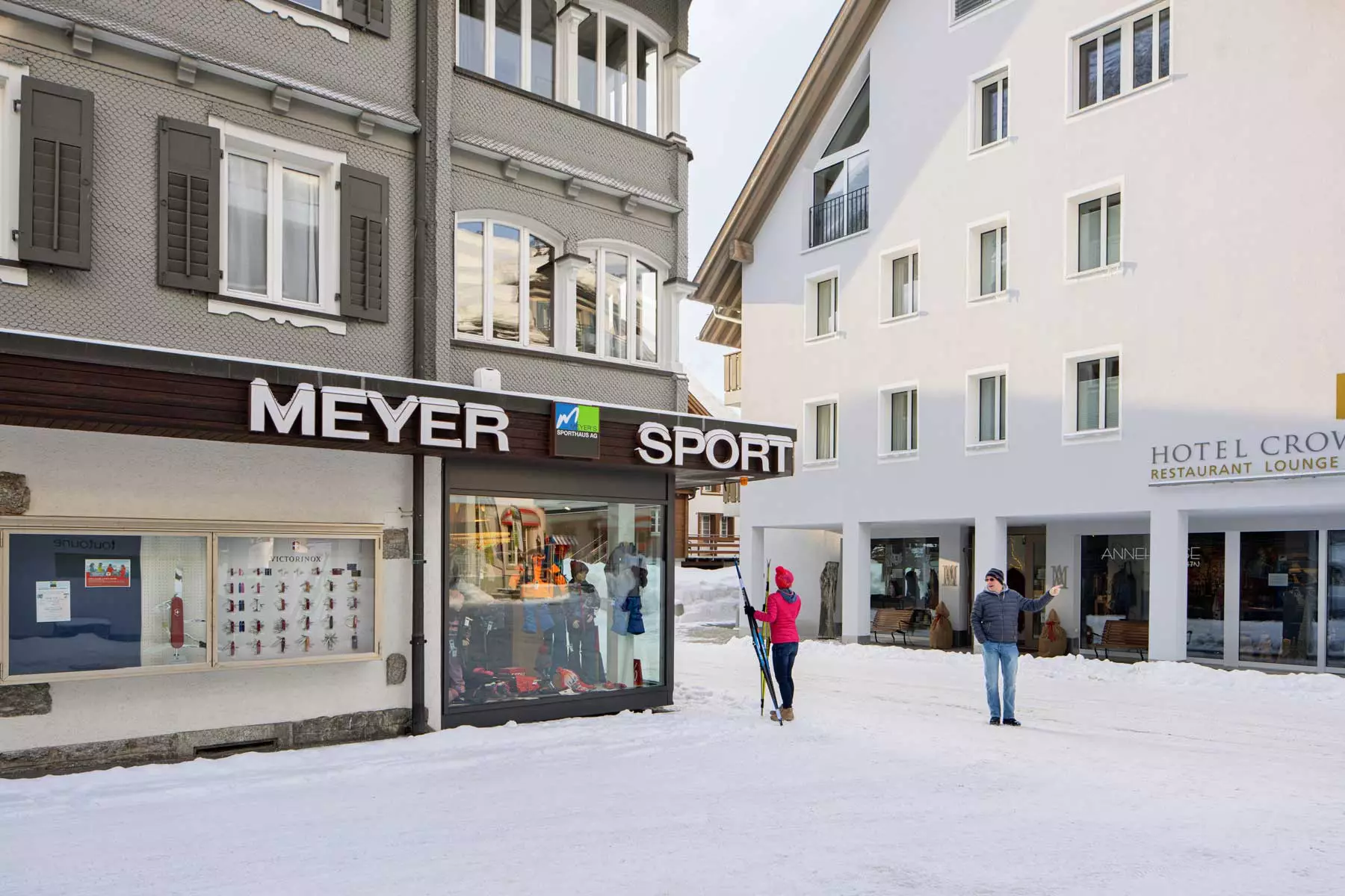 Андерматт шаарынын борборундагы Meyer Sport дүкөнү, Швейцария