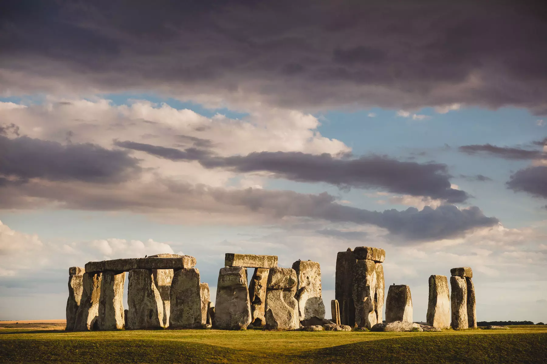 Stonehenge durante la puesta de sol