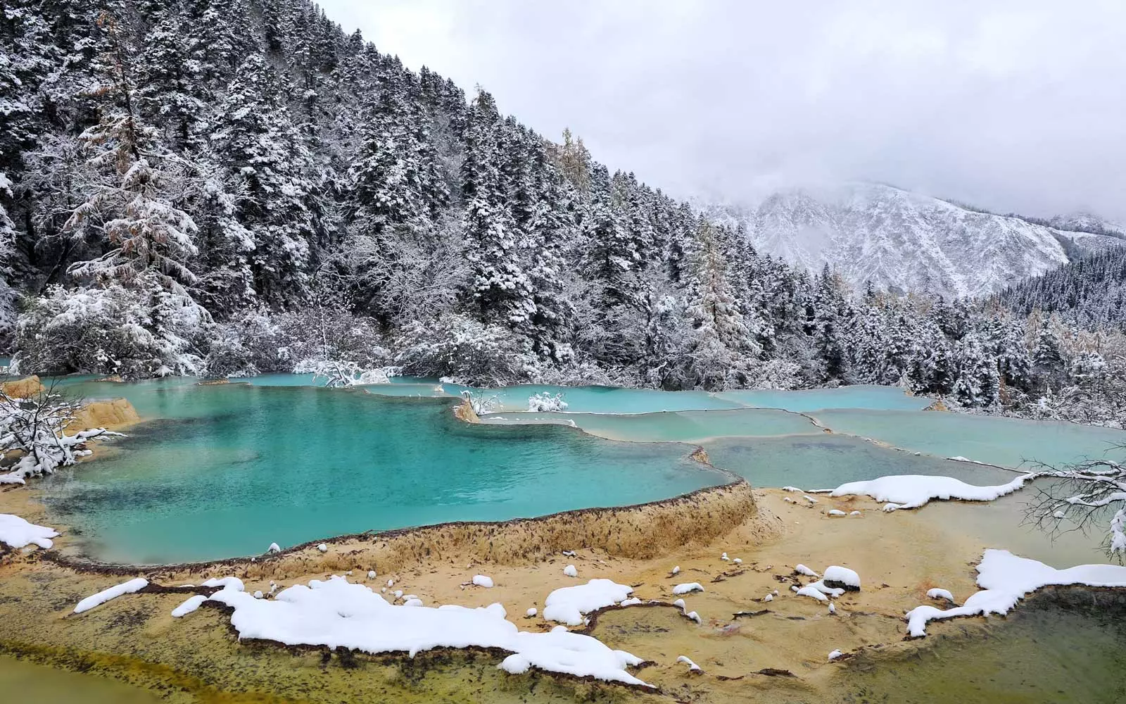 චීනයේ Huanglong ජාතික වනෝද්‍යානය, කහ මකර නිම්නය