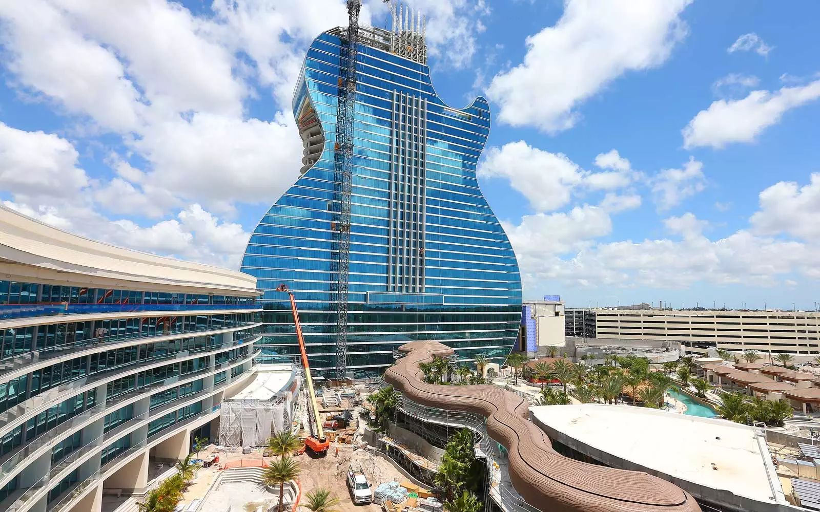 Seminole Hard Rock Hotel iyo Casino, Florida - Guitar qaabaysan Hotel