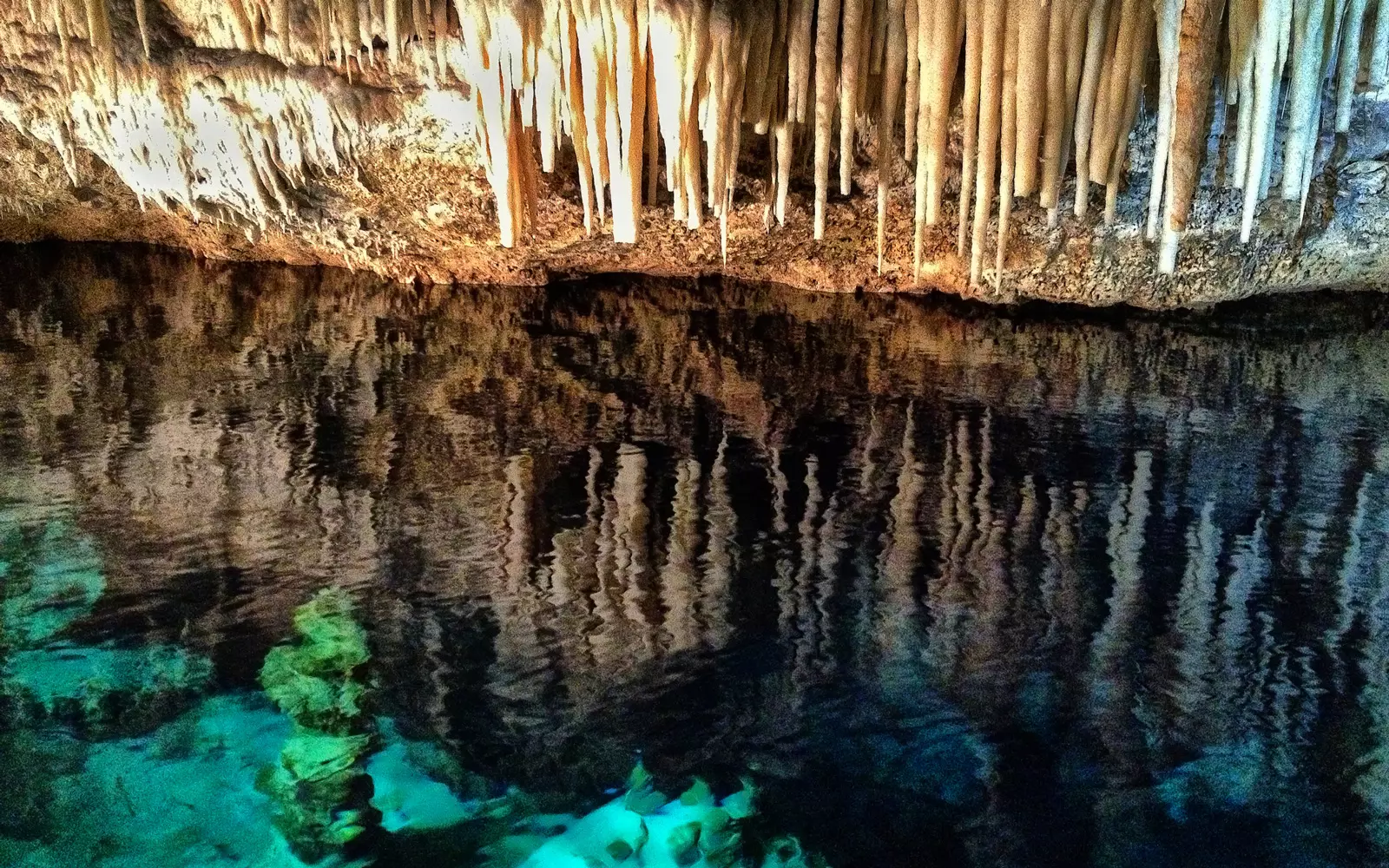 Cavernas de cristal nas Bermudas