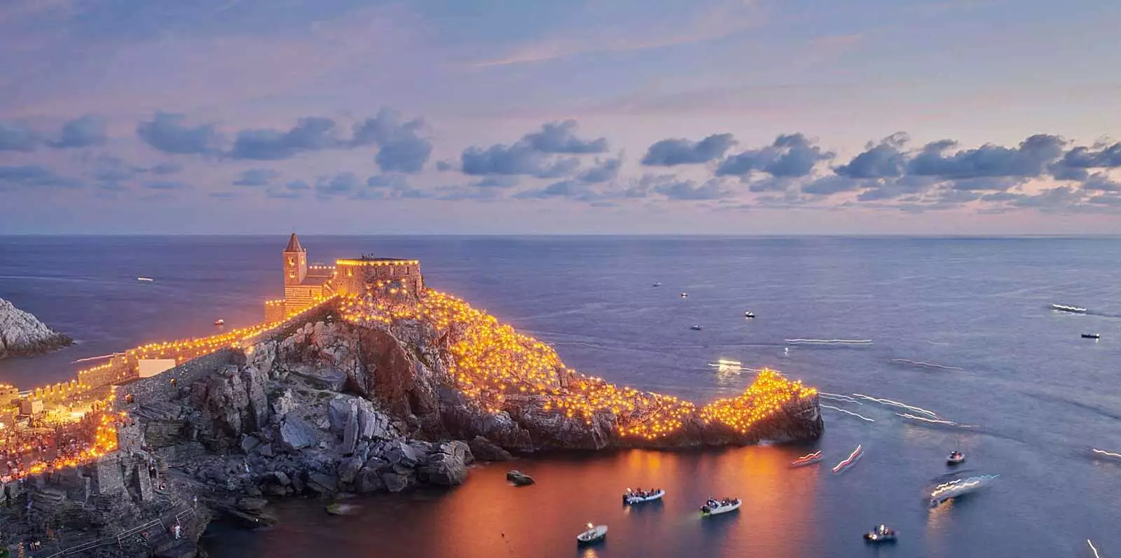 Madonna Bianca festivalis Portovenere yra vienas stebuklingiausių Italijos įžymybių