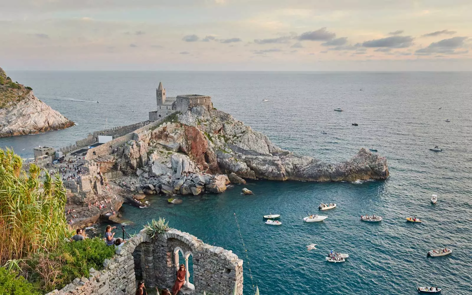 ශාන්ත පීතර දේවස්ථානය, Porto Venere, ඉතාලිය