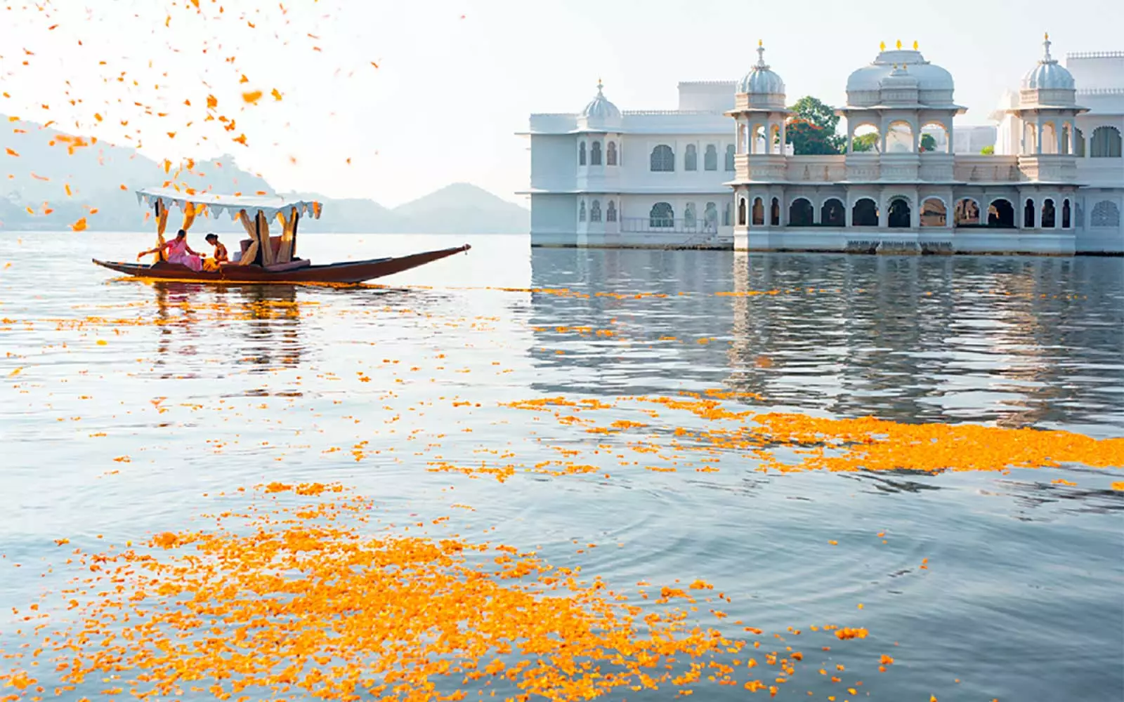 Taj Lake Palace, mu Buhinde