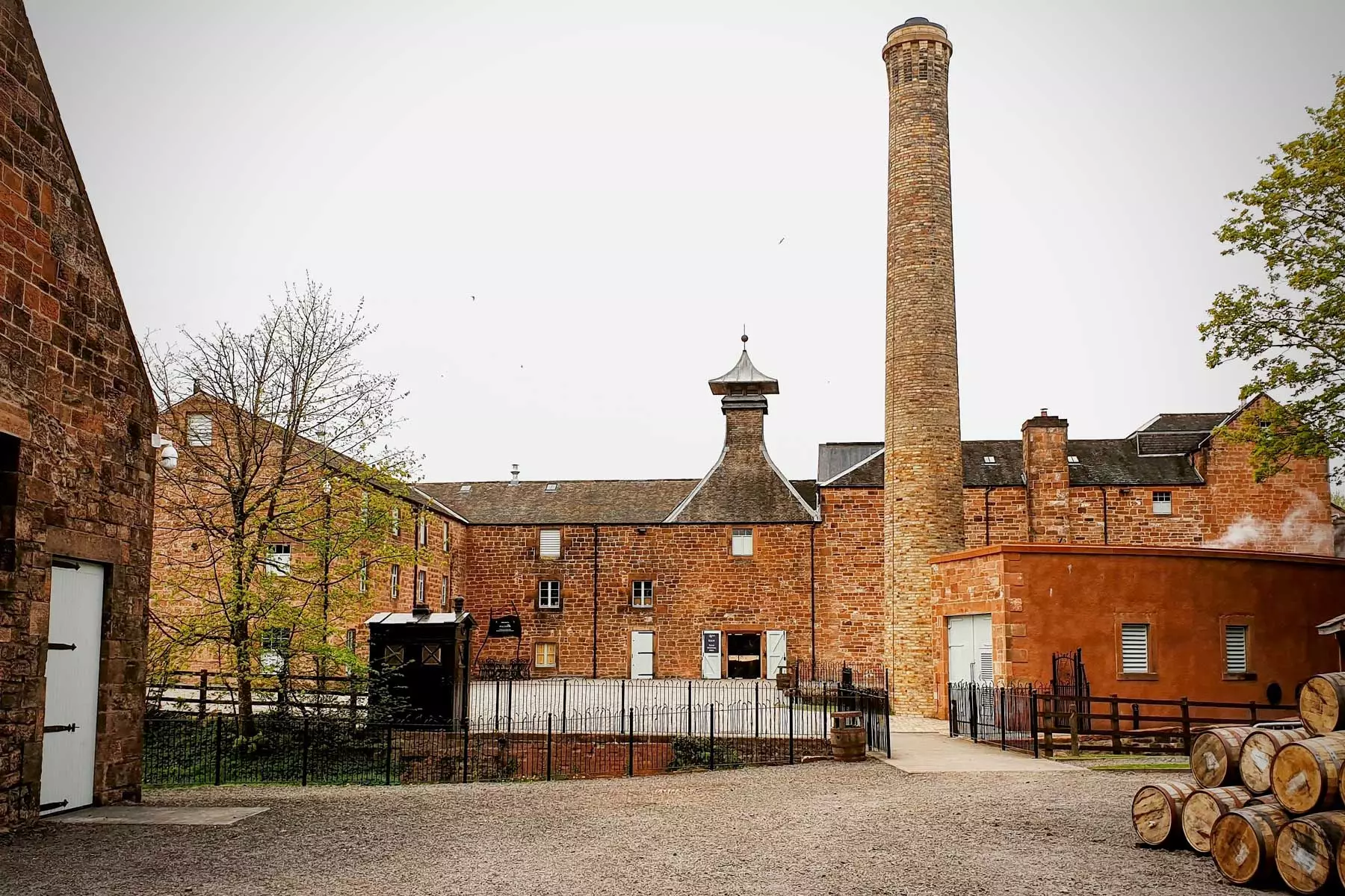 Annandale Distillery bakstien gebou yn Skotlân