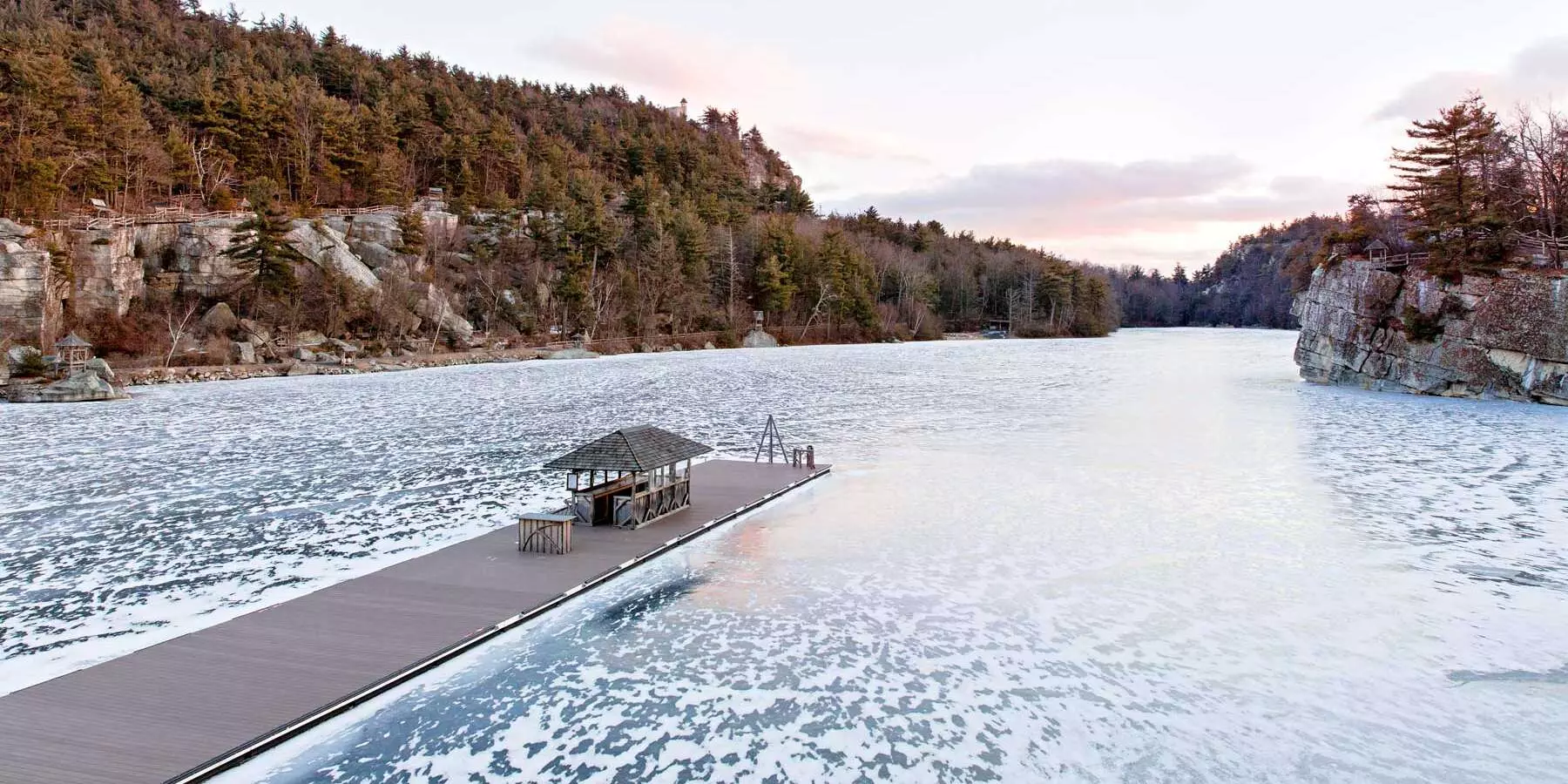 Í vetrarfjölskyldufríi í Mohonk Mountain House Taffy Brodesser-Akner tekur loksins á móti hinu óvænta