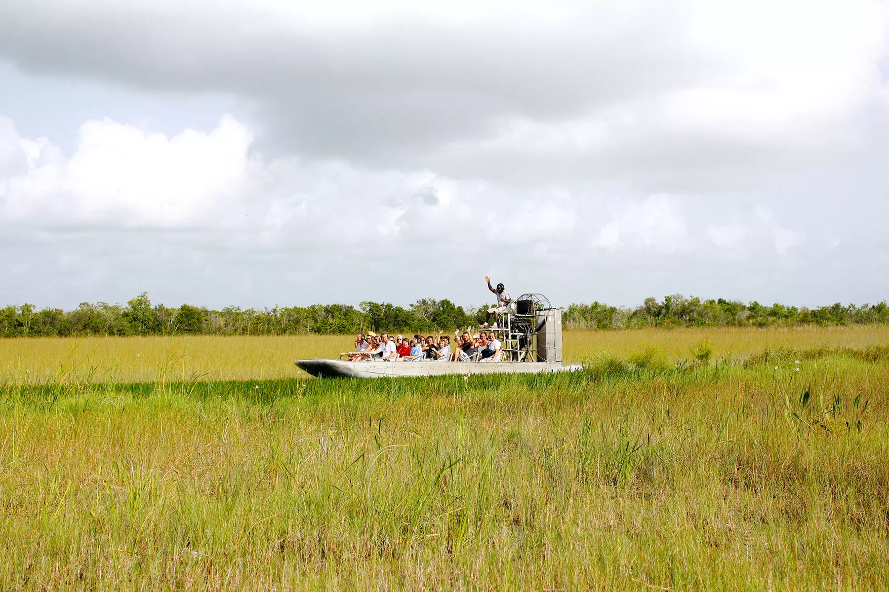 Everglade Airboat Ride တွင် ခရီးသွားများ