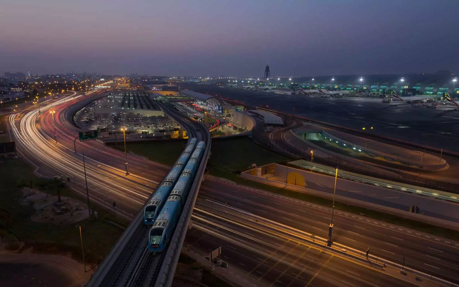 Dubai internasjonale lufthavn er en av verdens største.