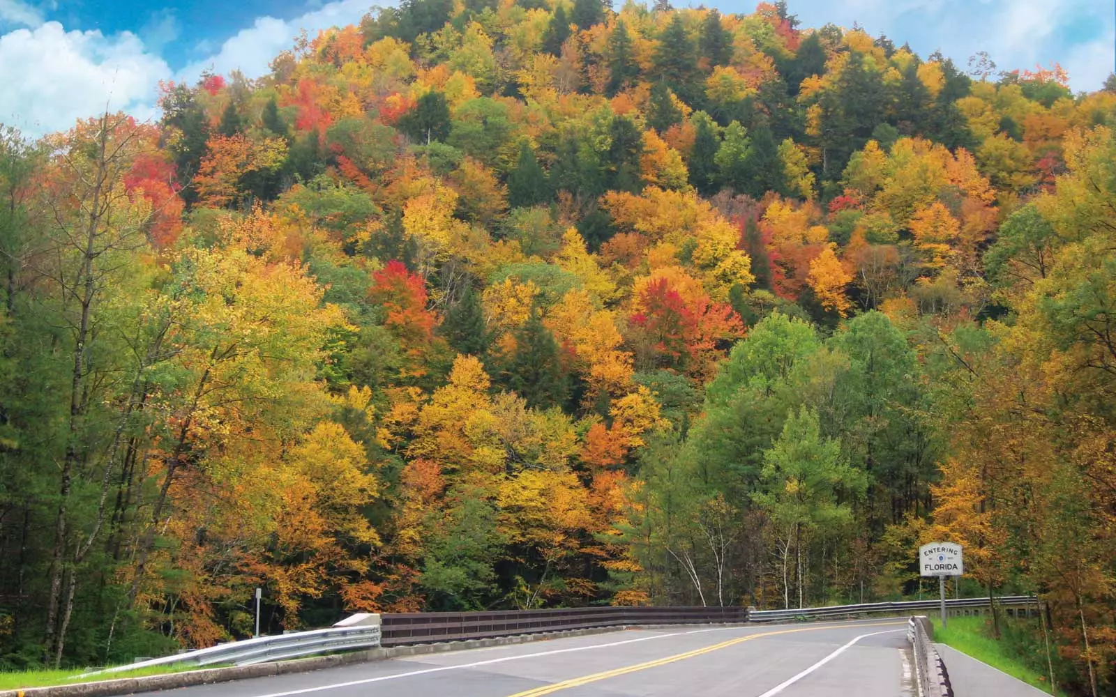 Entrée dans la ville de Florida, dans la région du Massachusetts Mohawk Trail, en automne