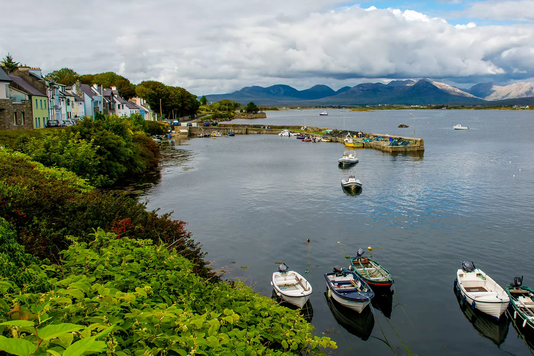 Harbour Of Roundstone Yn Ierlân