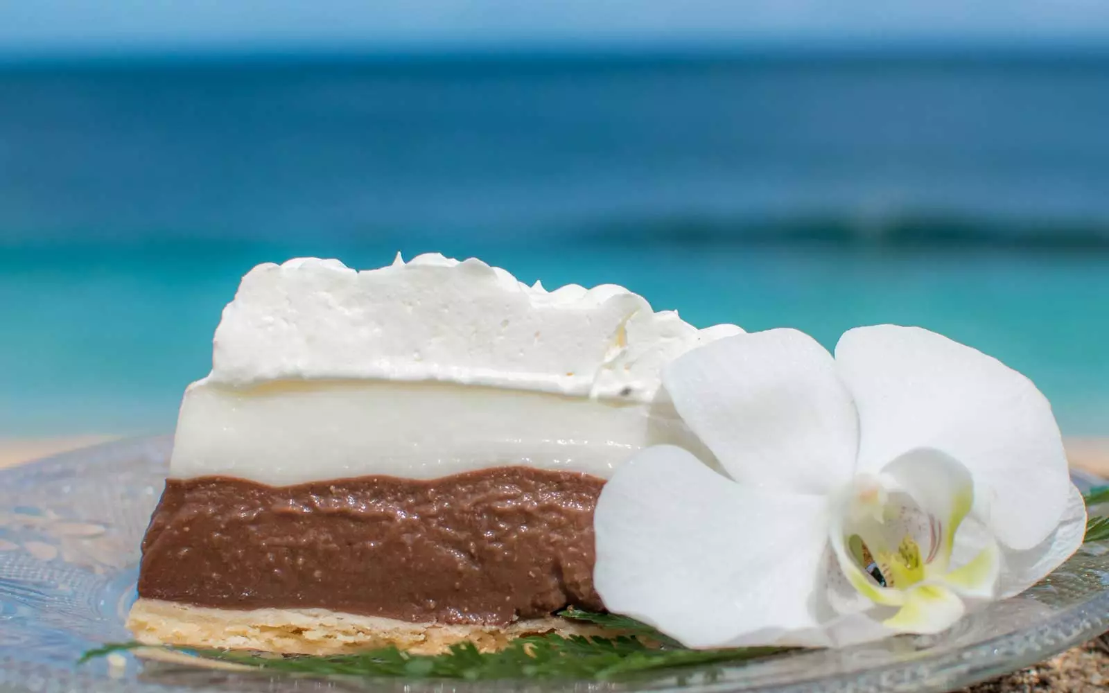 Chocolate Haupia Pie ຢູ່ຮ້ານເບເກີຣີຂອງ Ted ໃນ Haleiwa, Hawaii