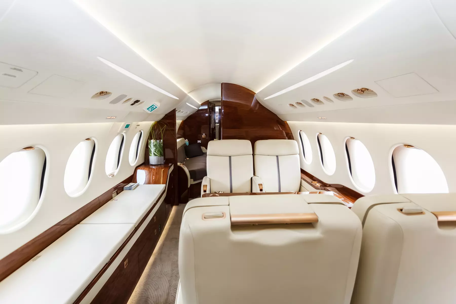 Binne van Private Jet