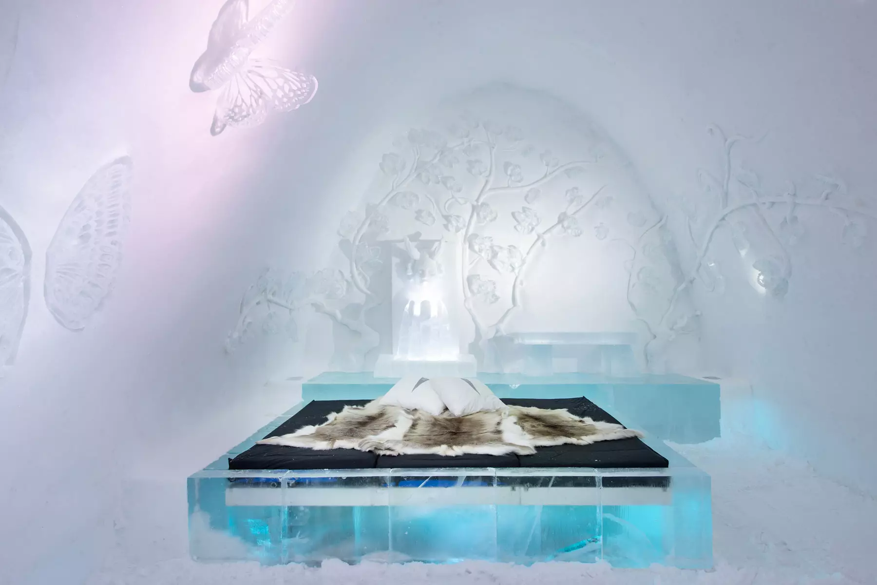 ICEHOTEL 365 आर्ट सुइट 'Vila vid denna källa'