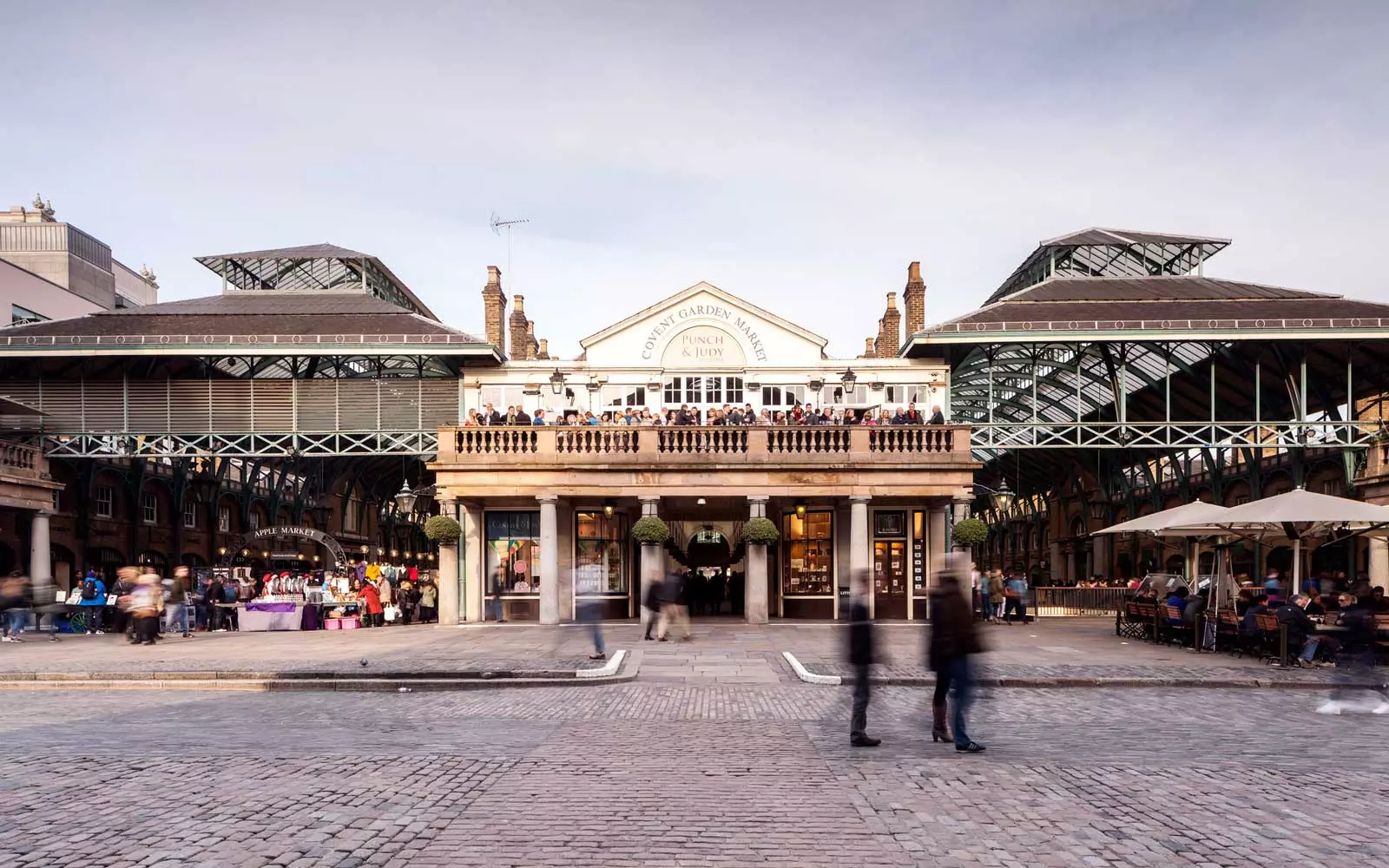 Londonda, İngiltərədə Covent Garden bazarı