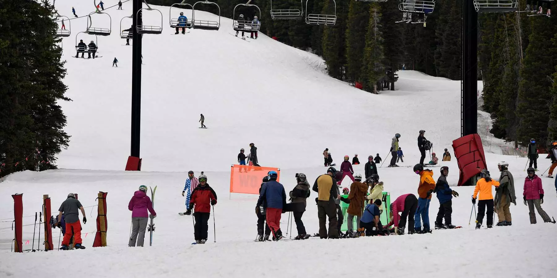 Ini Adalah 25 Pusat Peranginan Ski Mesra Keluarga Terbaik di Amerika Utara, Menurut Yelp