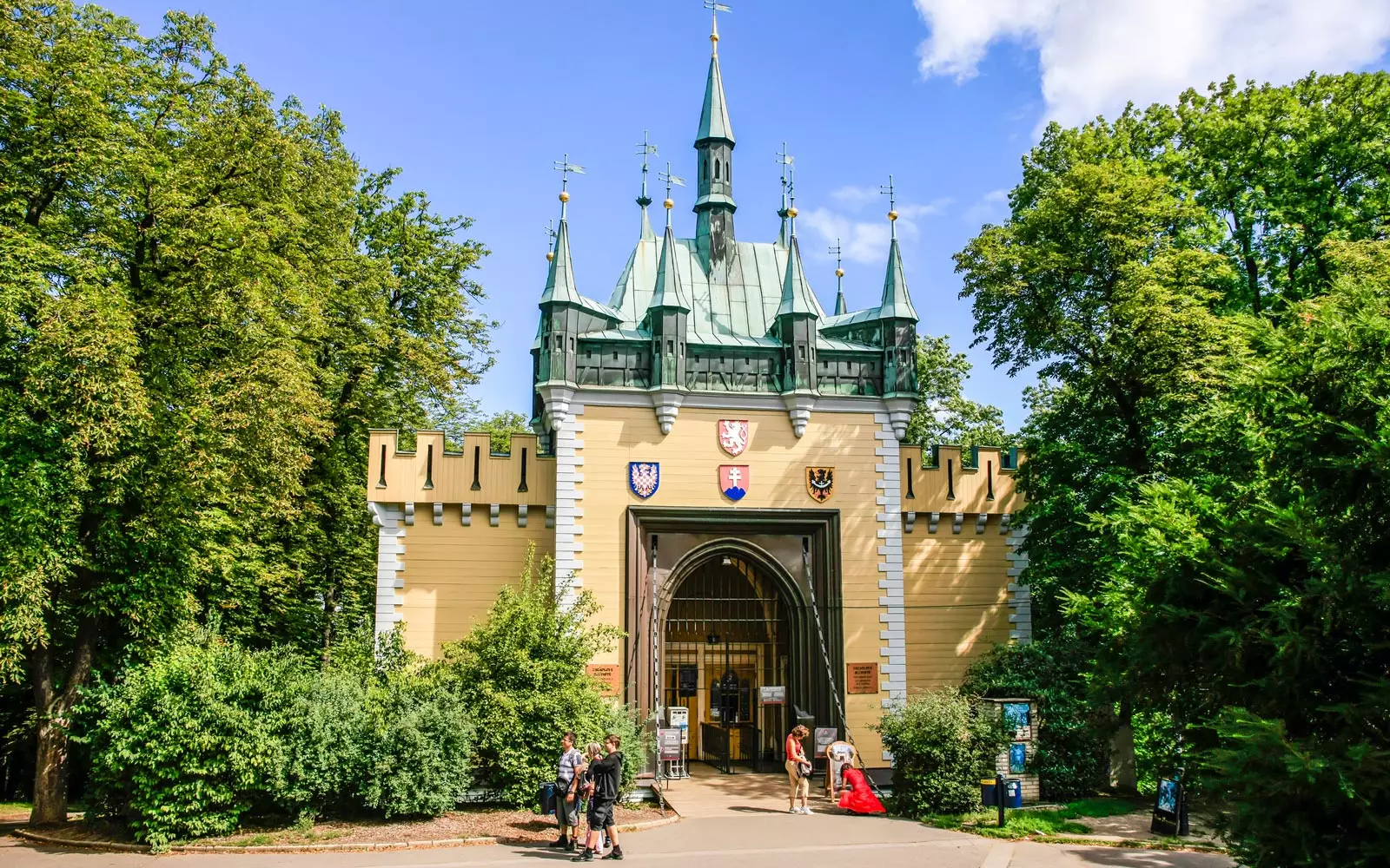 Bungtod ang Petrin Hill sa Prague