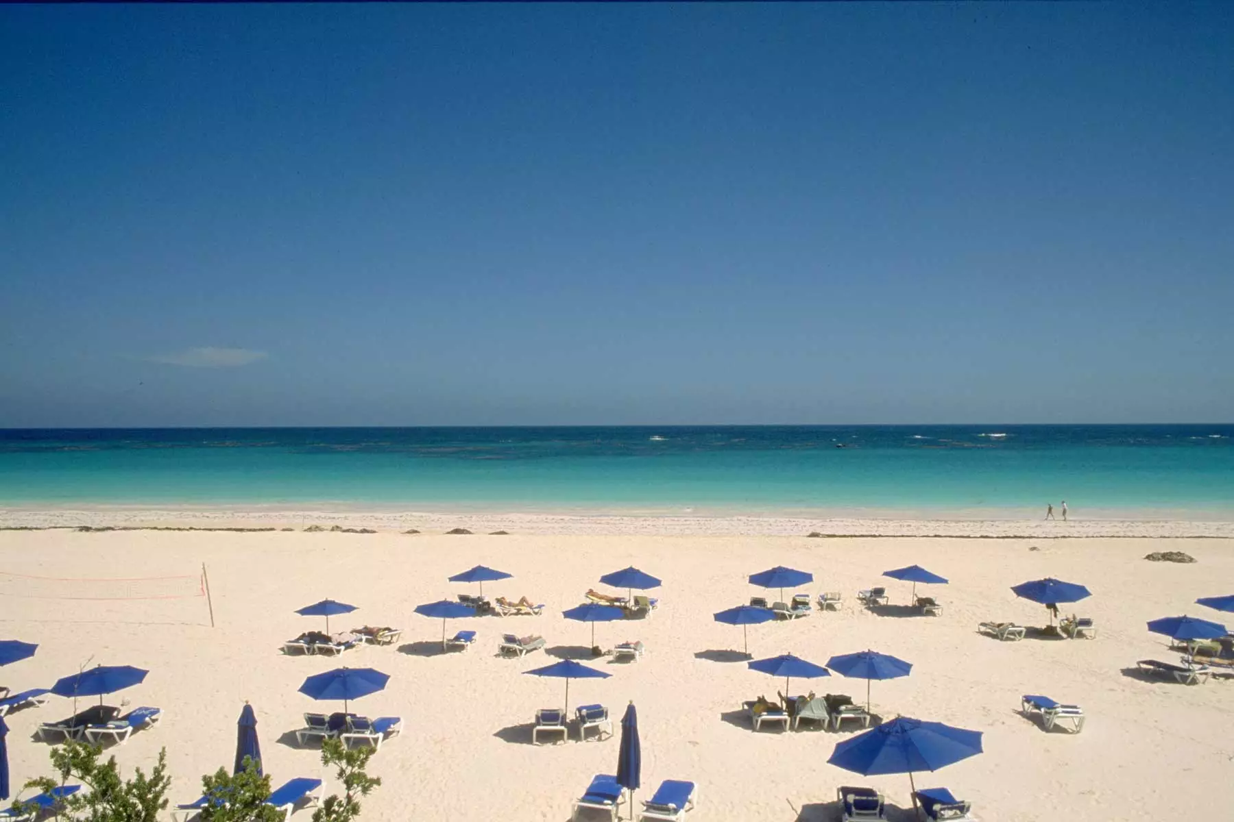 Pink Sand Beach na Harbor Island, Bahamas