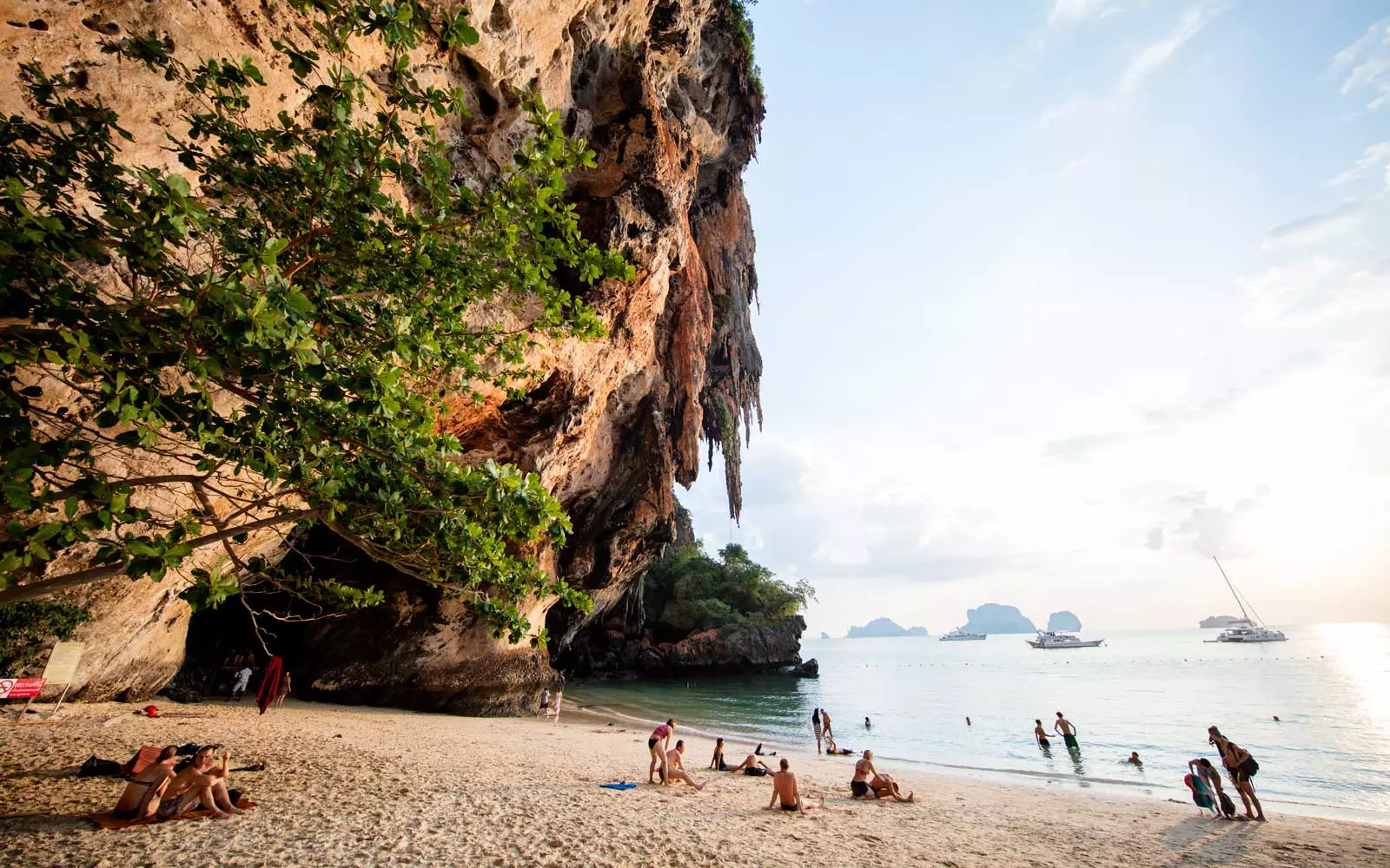 D'Cliffs um Railay Beach, Sonnenënnergang, Thailand.