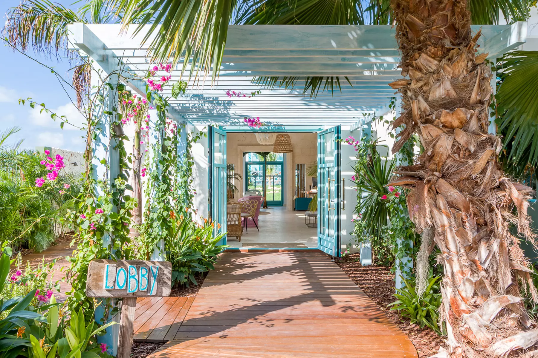 Το εξωτερικό του λόμπι στο Boardwalk Boutique Hotel Aruba