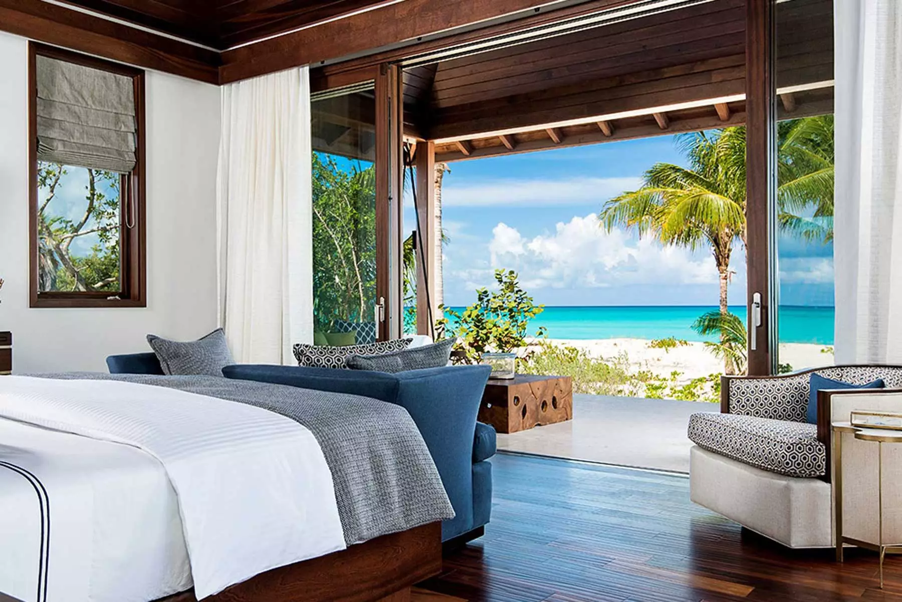 Edge Retreats Hawksbill villas i Turks ma Caicos, nofoaga taugata ma vaaiga matagofie o le sami ma pama.